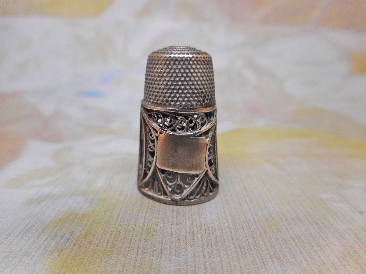 SOLD……An early 19th century silver filigree thimble. – Curio Cabinet ...