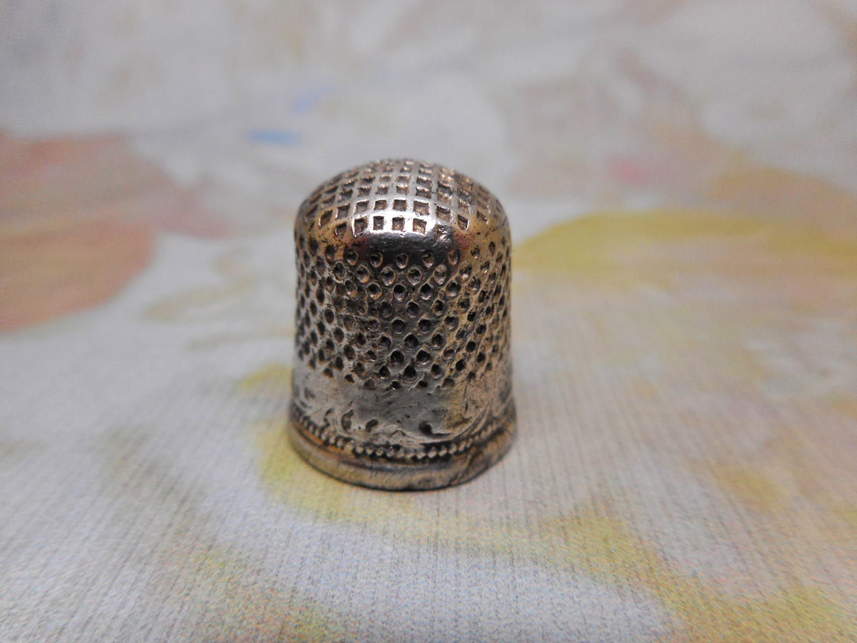 SOLD…….A late 17th century silver thimble. Maker AP conjoined. – Curio ...