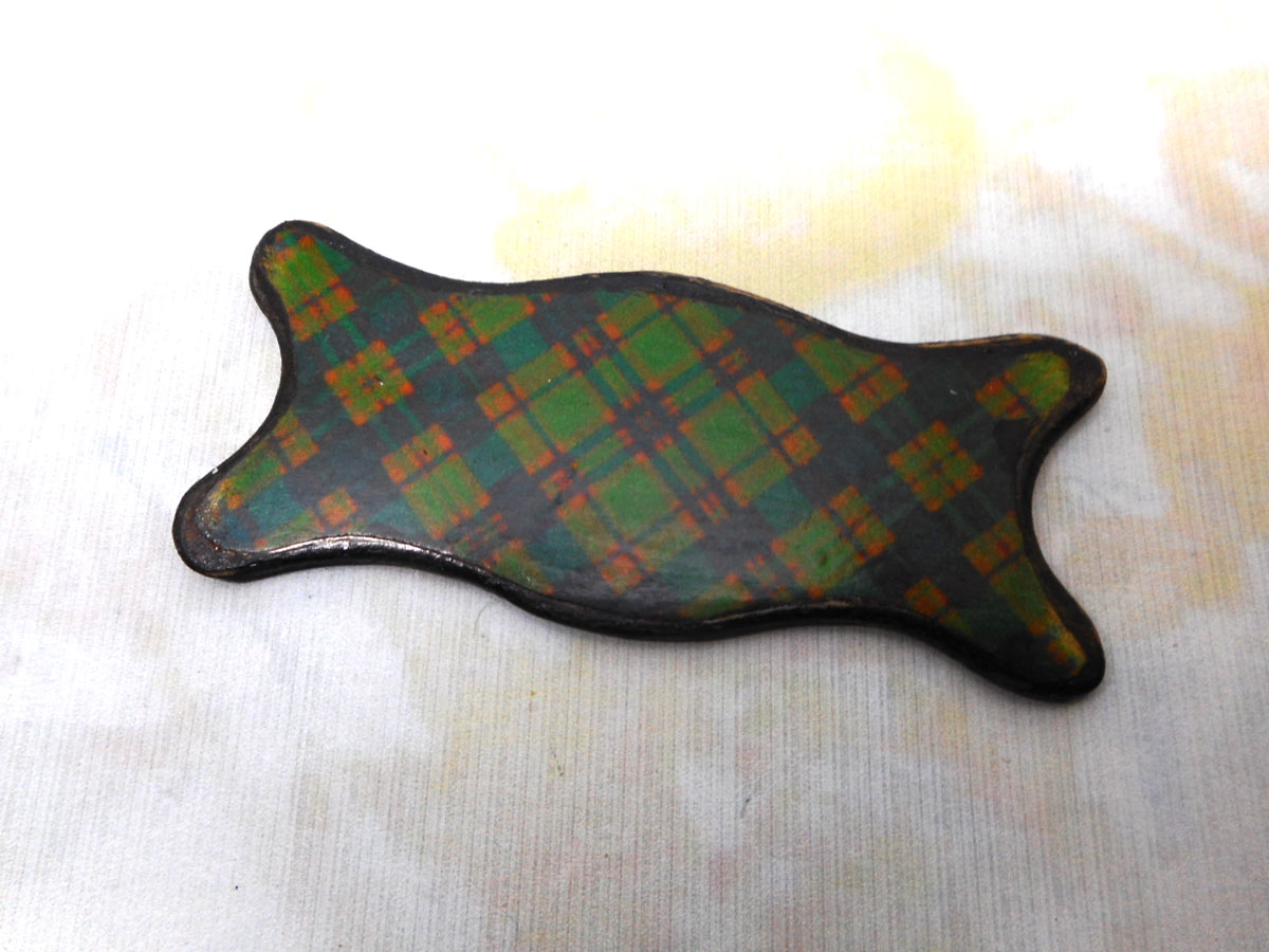 A Tartan Ware thread winder. c1880 – Curio Cabinet Antiques